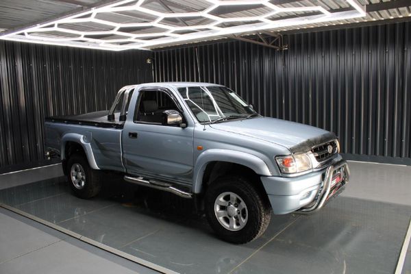 Used Toyota Hilux 2700i Raider Raised Body Single-Cab for sale in ...