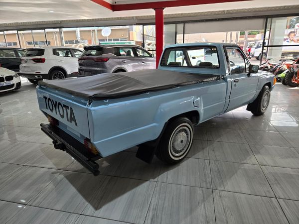 Used Toyota Hilux 2200 LWB 5-spd Single-Cab for sale in Kwazulu Natal ...