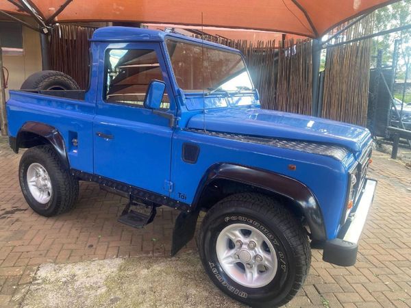 Used Land Rover Defender 90 Tdi Single-Cab for sale in Gauteng - Cars ...