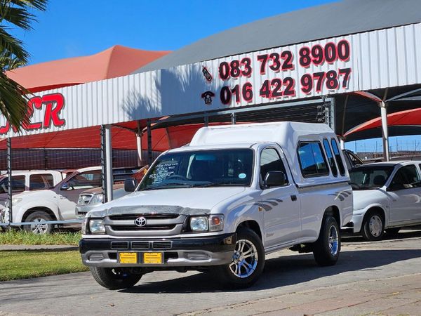 Used Toyota Hilux 2000 SR Single-Cab for sale in Gauteng - Cars.co.za (ID::10289449)
