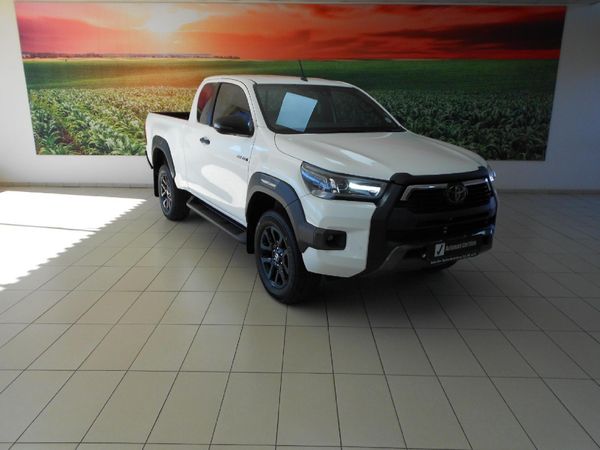Used Toyota Hilux 2.8 GD-6 Raised Body Legend 4x4 Auto Extended Cab for ...