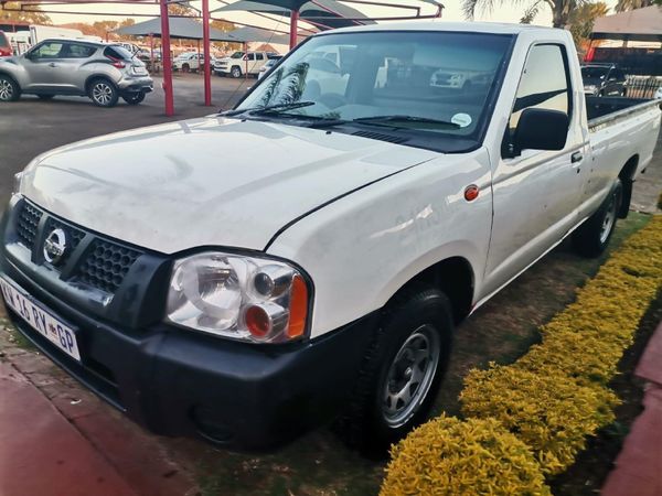 Used Nissan NP300 2.0i LWB Single Cab for sale in Gauteng - Cars.co.za ...