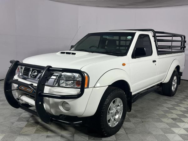 Used Nissan NP300 2.5 TDi LWB Single-Cab for sale in Western Cape ...