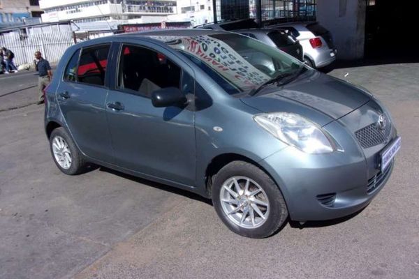 Used Toyota Yaris RF Edition Hatch for sale in Western Cape - Cars.co ...