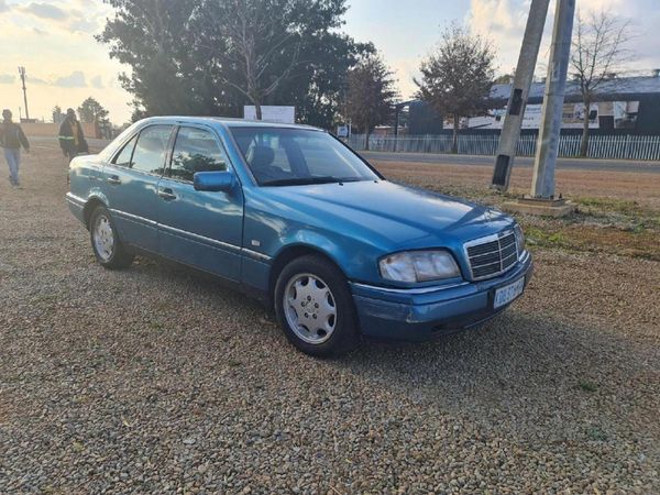 Used Mercedes-Benz C-Class C 230 Elegance Auto for sale in Gauteng ...