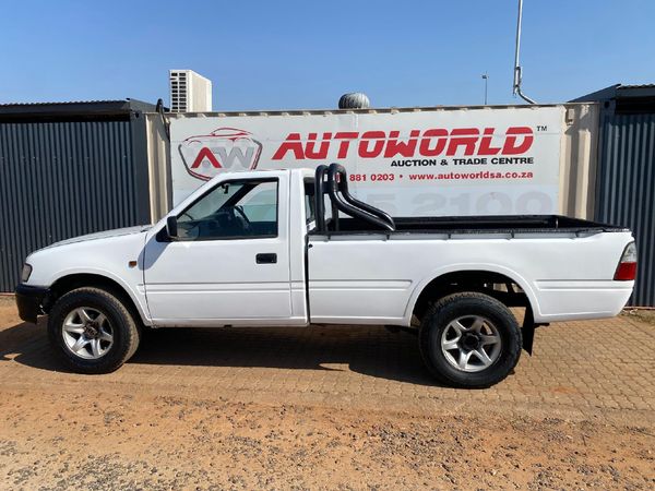 Used Isuzu KB 280 DT 4x4 LX Single-Cab for sale in Gauteng - Cars.co.za ...