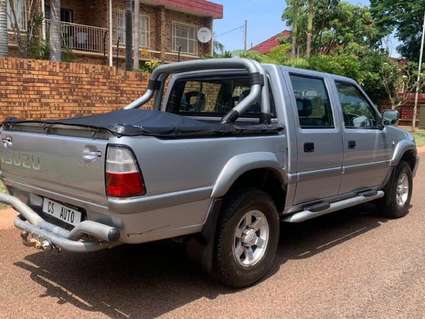Used Isuzu KB 300 TDi Auto Double-Cab for sale in Gauteng - Cars.co.za ...