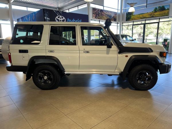 New Toyota Land Cruiser 76 4.5 D V8 Station Wagon for sale in Gauteng ...