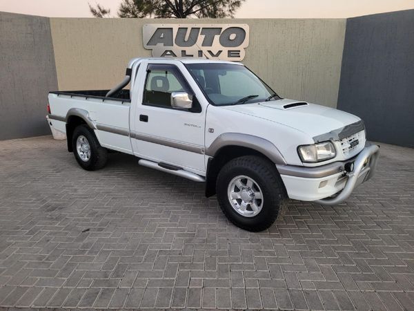 Used Isuzu KB 300 TDi LWB LX Single-Cab for sale in Gauteng - Cars.co ...