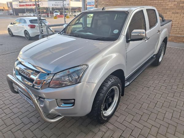 Used Isuzu KB 300 D-Teq LX Auto Double-Cab for sale in Gauteng - Cars ...