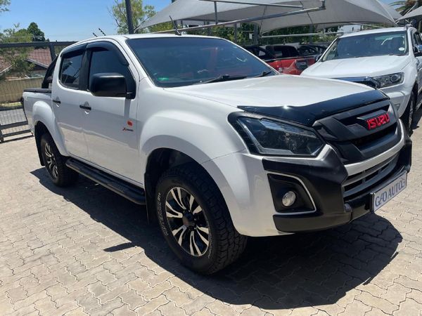 Used Isuzu KB 300 D-Teq LX Extended Cab for sale in Gauteng - Cars.co ...