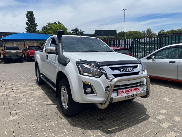 Used Isuzu KB 300 D-Teq LX 4x4 Extended Cab for sale in Gauteng - Cars ...