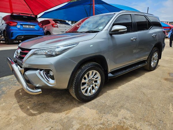 Used Toyota Fortuner 2.8 GD-6 Raised Body Auto for sale in Gauteng ...