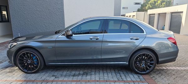 Used Mercedes-Benz C-Class C 350 e (Hybrid) for sale in Western Cape ...