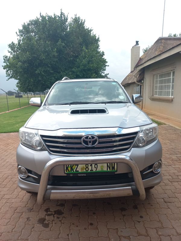 Used Toyota Fortuner 2.5 D-4D Raised Body Auto for sale in North West ...