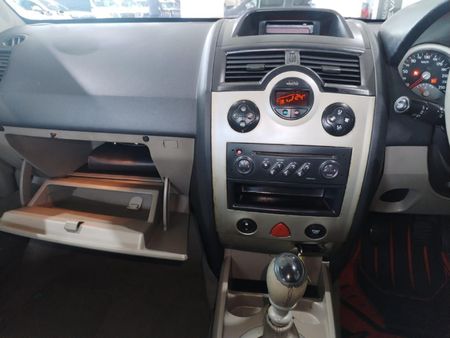 Used Renault Megane II 2.0 Sedan Privilege for sale in Western Cape ...