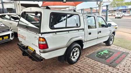 Used Isuzu KB 280 DT LX 4x2 Double-Cab for sale in North West Province ...
