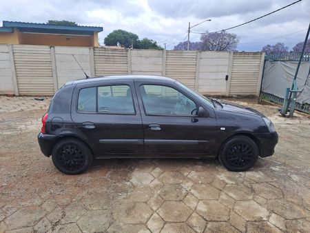 Used Renault Clio 1.2 16v Va-Va-Voom 5-dr Pack for sale in Gauteng ...