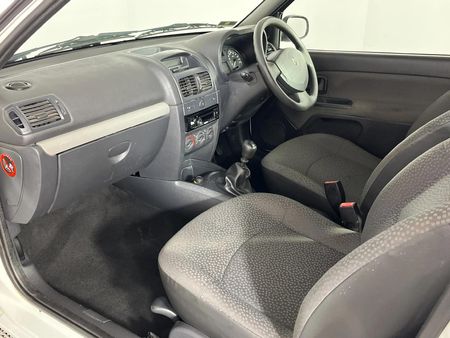 Used Renault Clio 1.2 Va-Va-Voom 3-dr for sale in Western Cape - Cars ...
