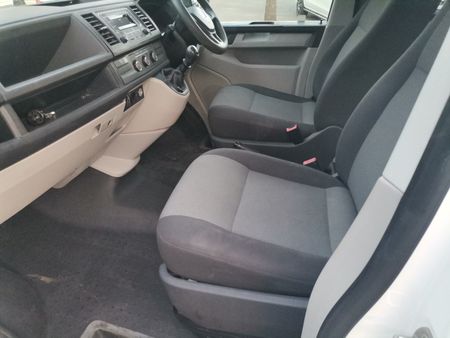 Used Volkswagen Transporter 10 seater Bus for sale in Gauteng - Cars.co ...