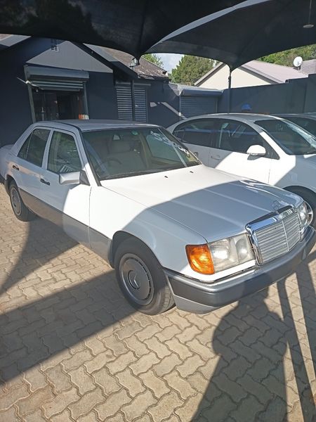 Used Mercedes-Benz E-Class 260 E Auto for sale in Gauteng - Cars.co.za ...