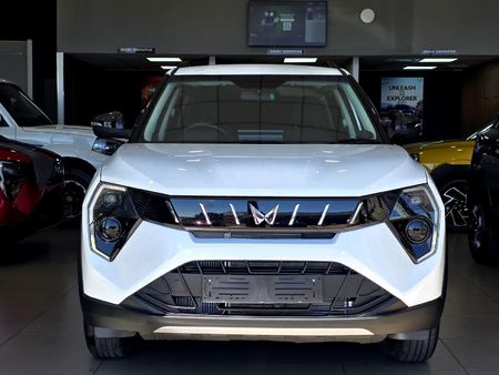 New Mahindra XUV 3XO 3X0 1.2 AX5 MT for sale in Gauteng - Cars.co.za ...