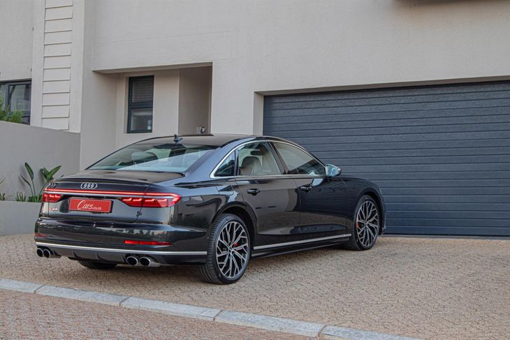 Audi S8 (2021) Review