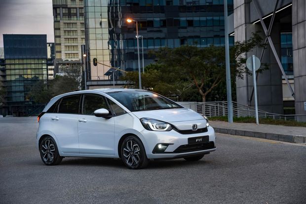 Top 30 fuel-efficient petrol cars under R500k