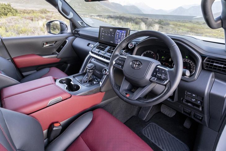 Toyota Land Cruiser 300 (2021) Launch Review