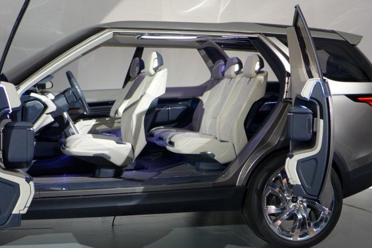 Land Rover Discovery Vision Concept Shows Up Early In New York