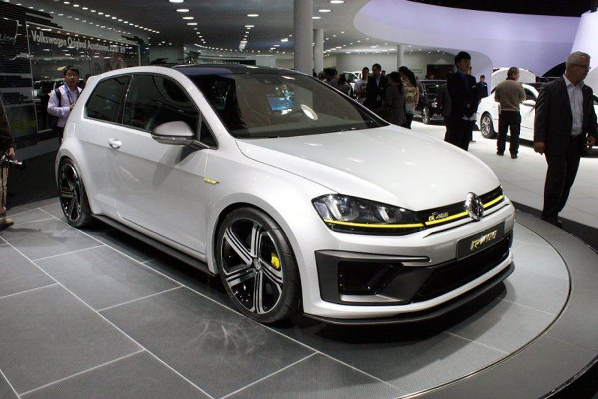 Volkswagen Golf R 400 Concept Bows Down In Beijing