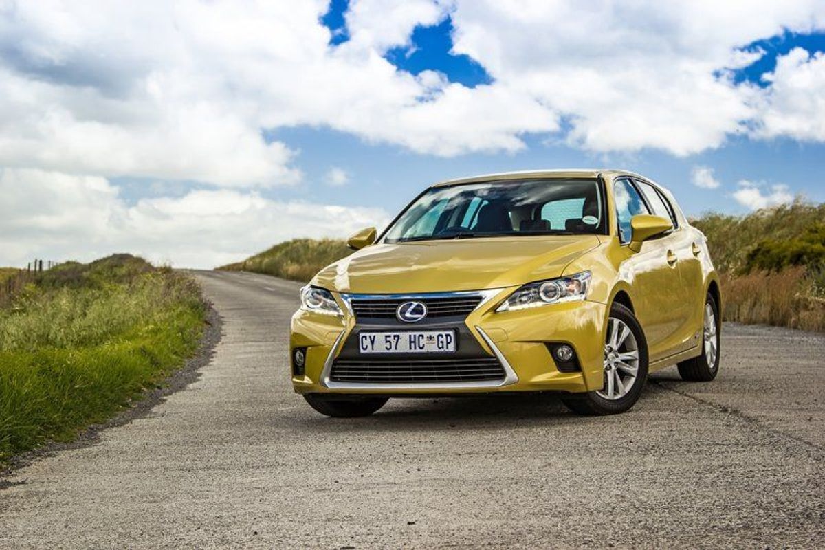 Lexus CT200h (2014) Review