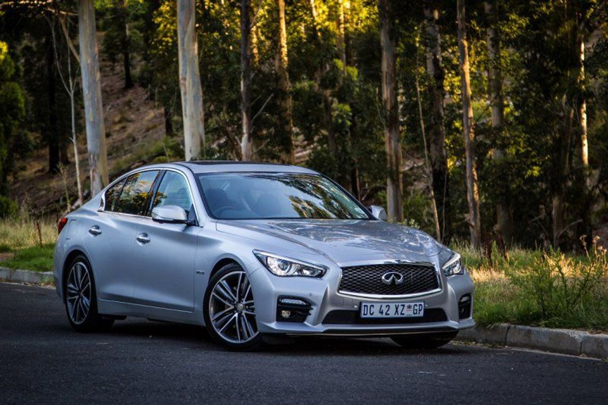 Infiniti Q50S Hybrid (2014) Review