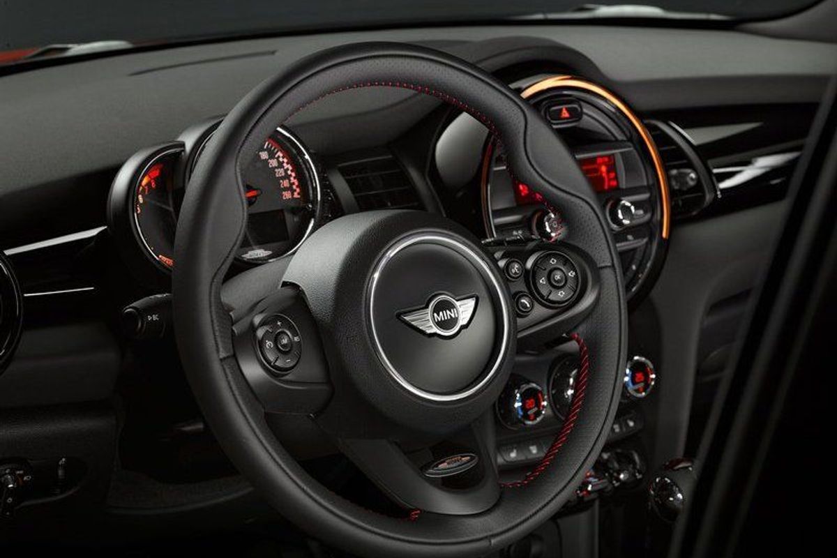 MINI JCW Hardtop makes 2015 Detroit Motor Show debut