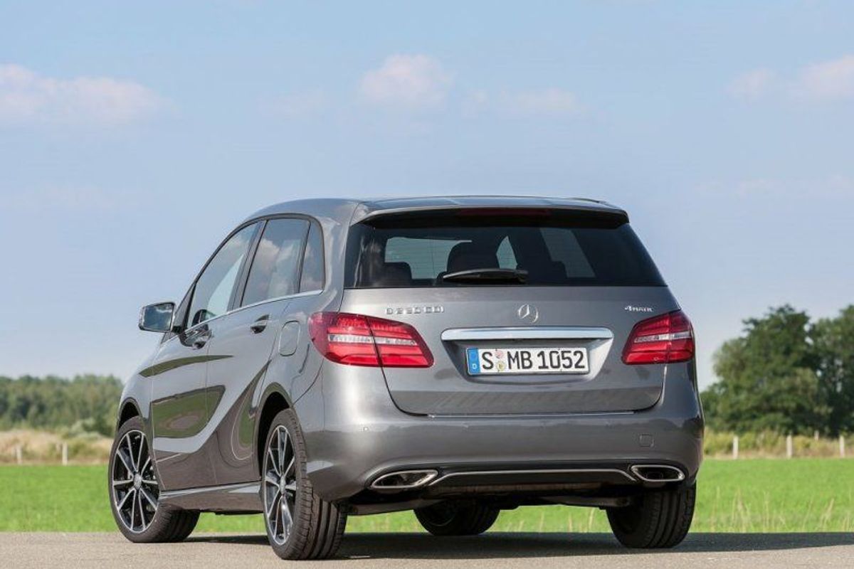 Mercedes-Benz B-Class (2015) First Drive