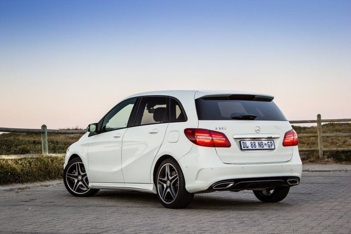 Mercedes-Benz B-Class B250 (2015) Review