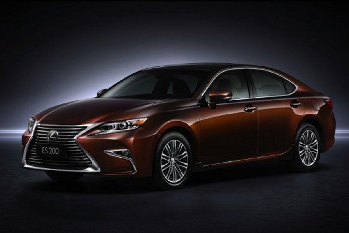 Facelifted Lexus ES Revealed in China
