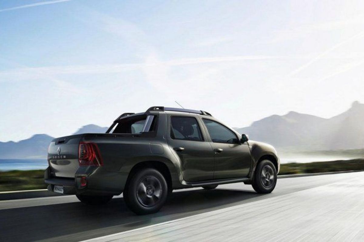 Renault Duster Oroch Revealed