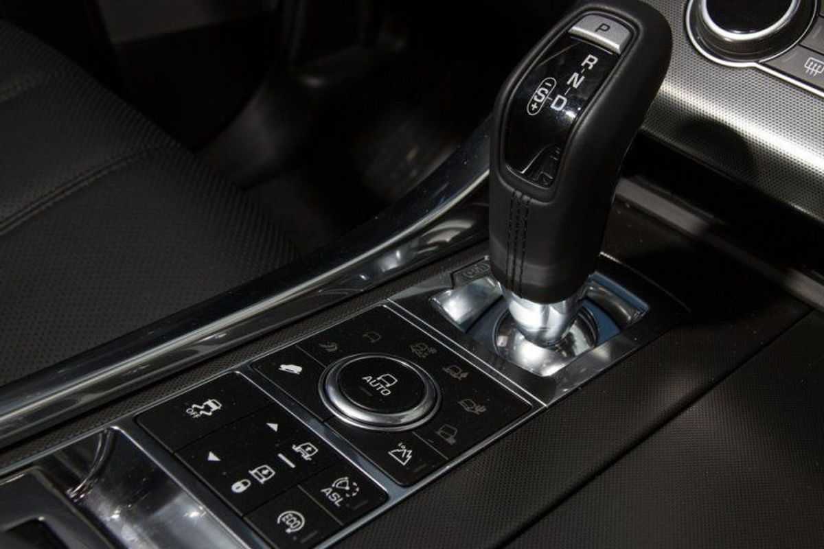 Range Rover Sport SDV6 SE (2015) Review