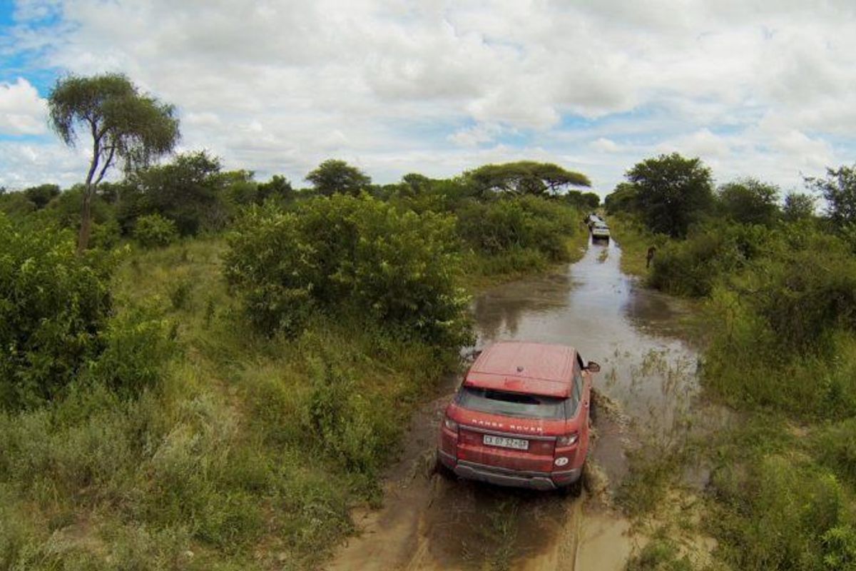 Across Africa in the Range Rover Evoque and Land Rover Discovery (Video)