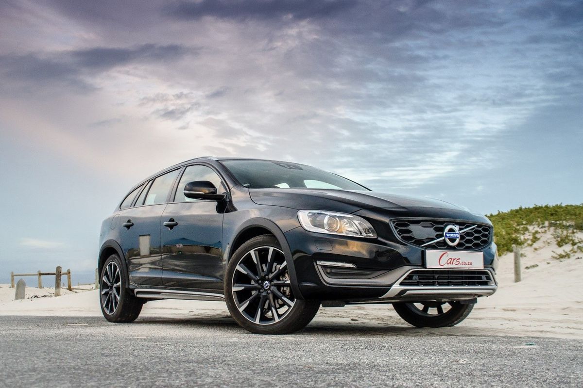 Volvo V60 Cross Country T5 (2015) Review
