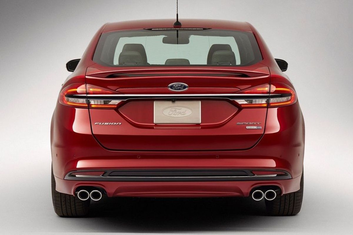 Ford Fusion V6 Sport Brings Muscle to the Party