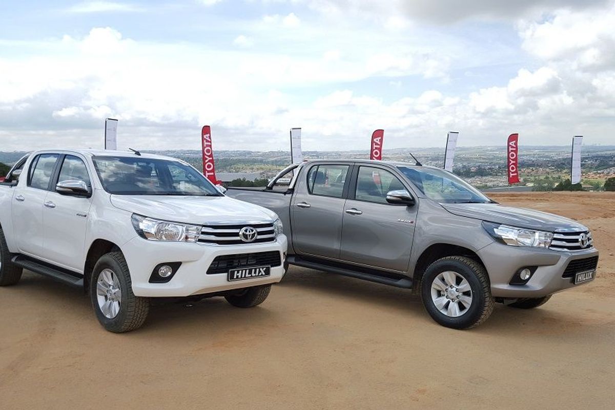 Toyota Hilux 2.8 GD-6 4x4 Raider (2016) First Drive
