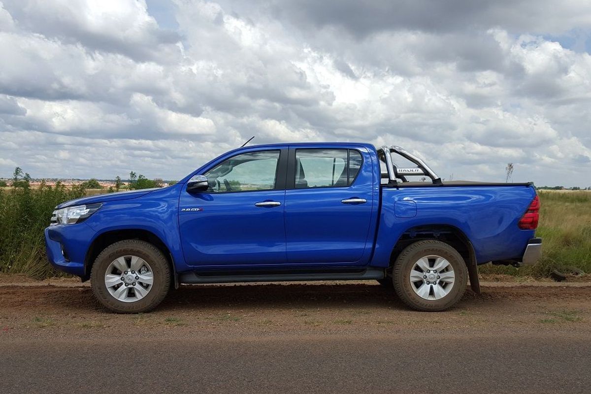 Toyota Hilux 2.8 GD-6 4x4 Raider (2016) First Drive