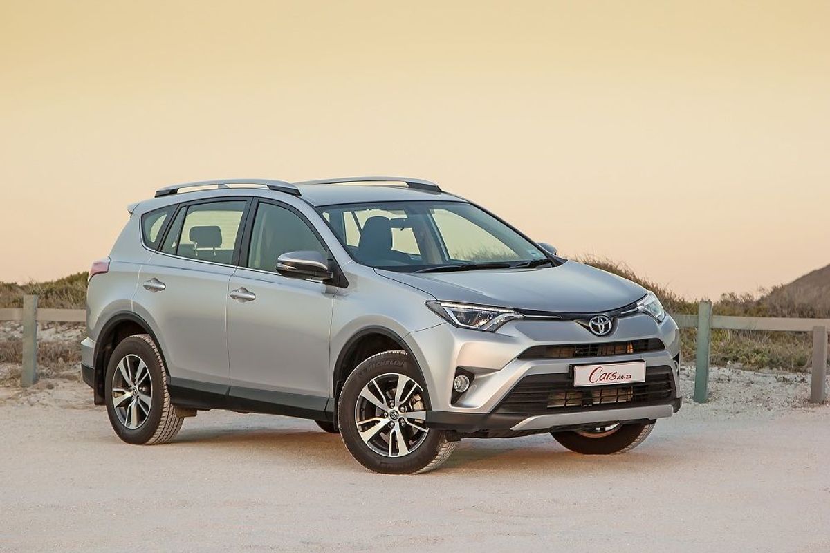 Toyota RAV4 2.2D AWD GX (2016) Review