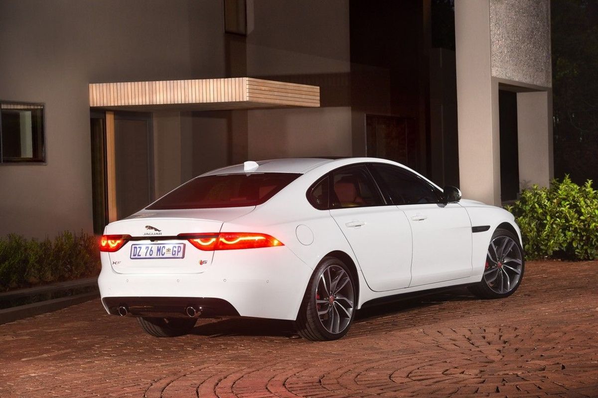 Jaguar XF (2016) Specs & Price