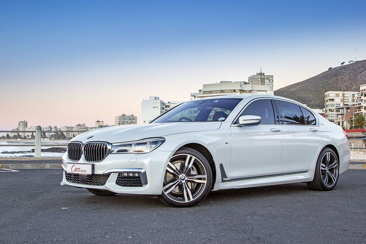 BMW 740i (2016) Review