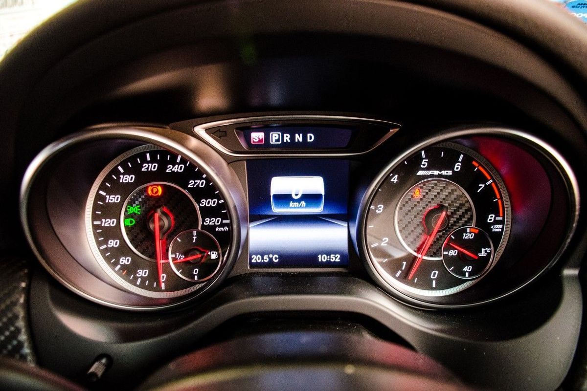 Mercedes-AMG A45 4MATIC (2016) Review