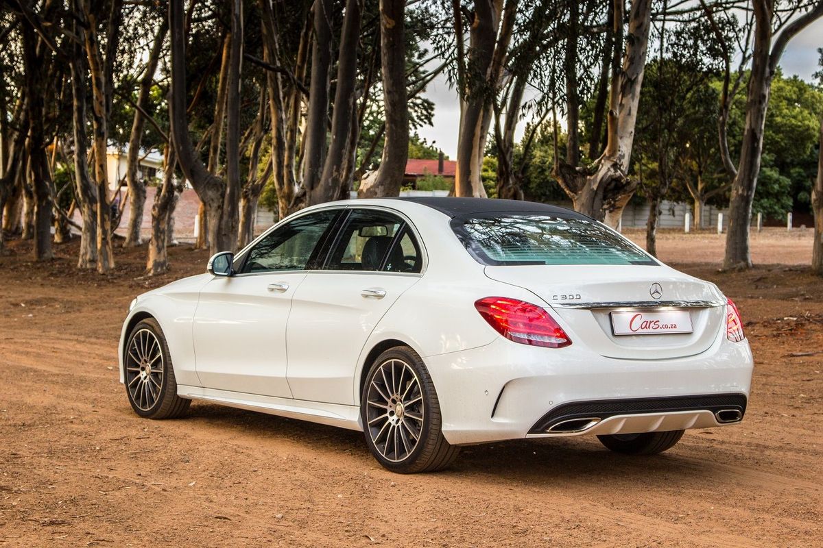 Mercedes-Benz C300 (2015) Review