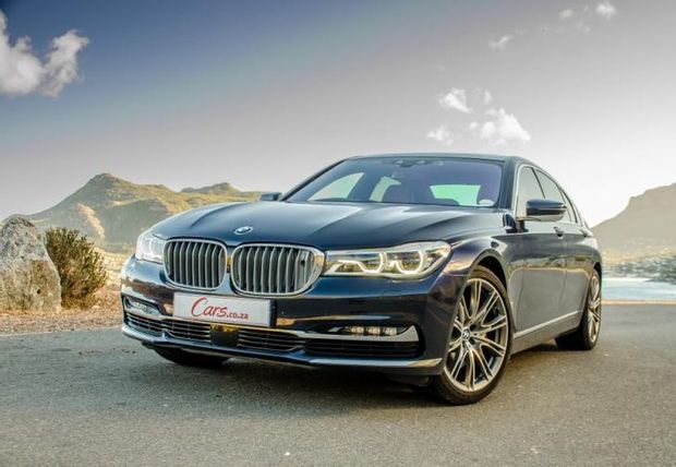 BMW 750i Design Pure Excellence (2016) Review